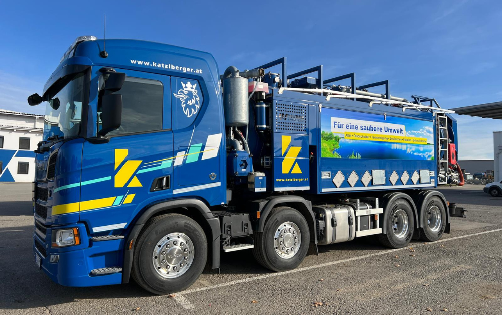 Neuer Tanksaugwagen